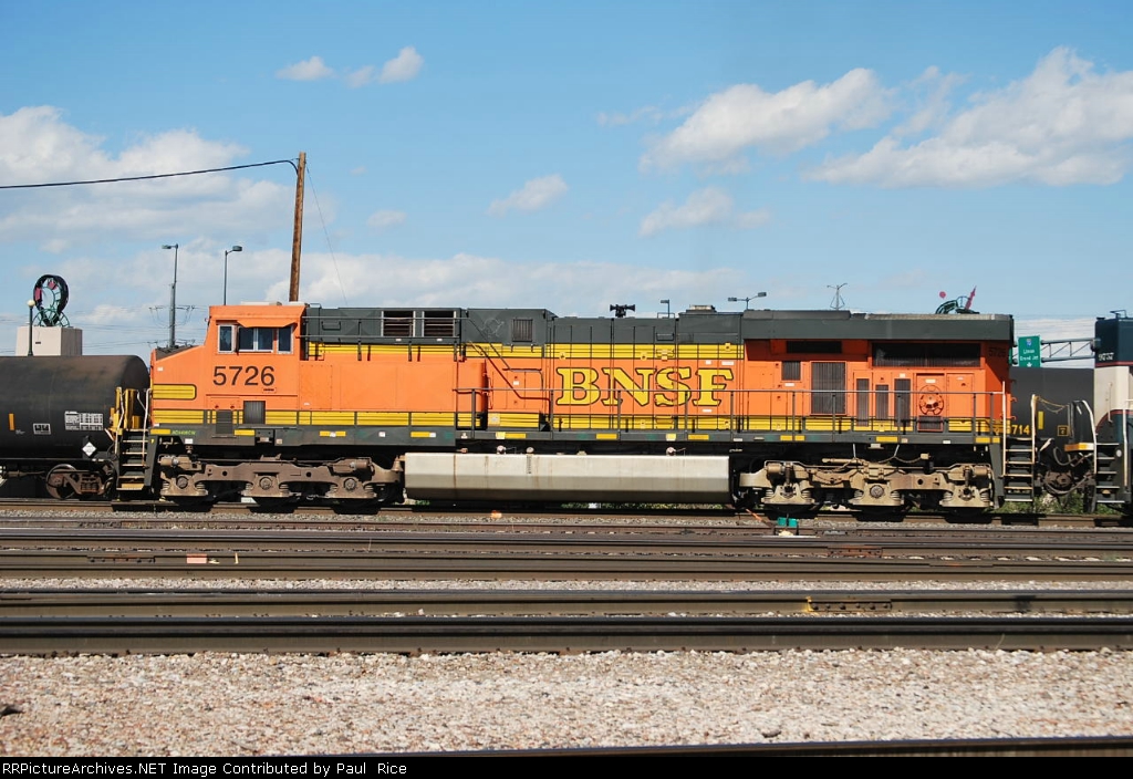 BNSF 5726